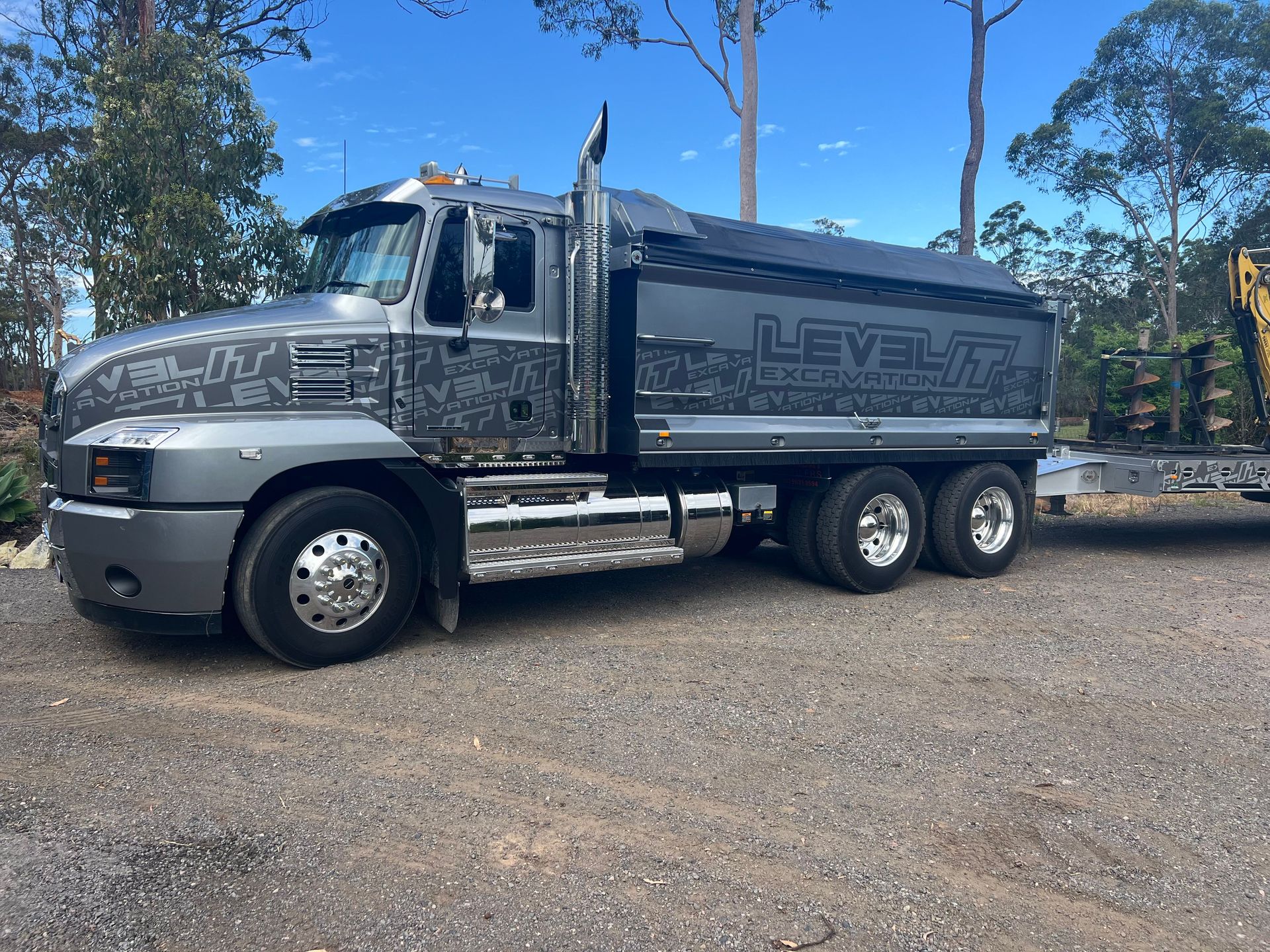 Mack Trucks | Contest